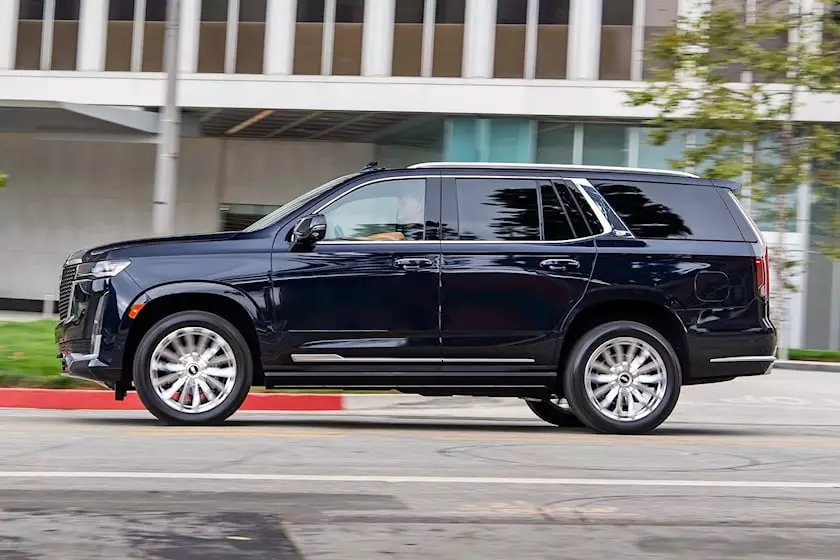 2021-2022 Cadillac Escalade Akstur frá hlið