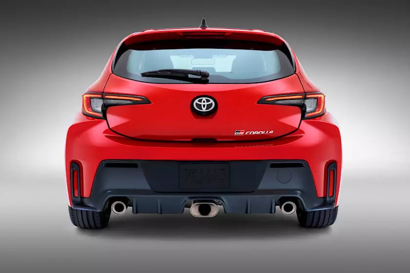 Toyota GR Corolla 2023 është një makinë Rally me 300 kuaj fuqi për rrugët 17_24