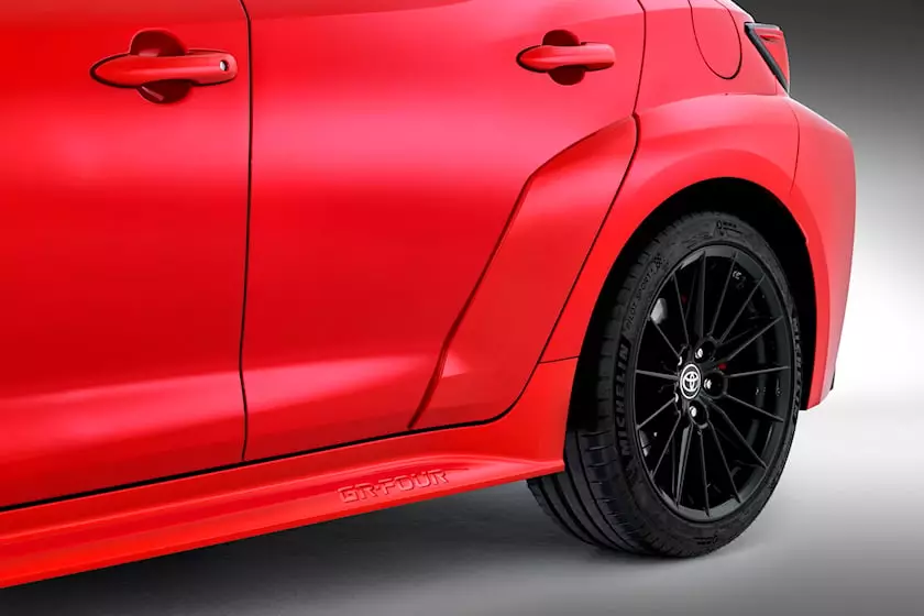 2023 Toyota GR Corolla бол гудамжинд зориулагдсан 300 морины хүчтэй ралли машин юм 17_25