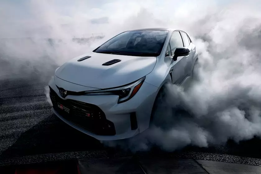 2023 Toyota GR Corolla бол гудамжинд зориулагдсан 300 морины хүчтэй ралли машин юм 17_6