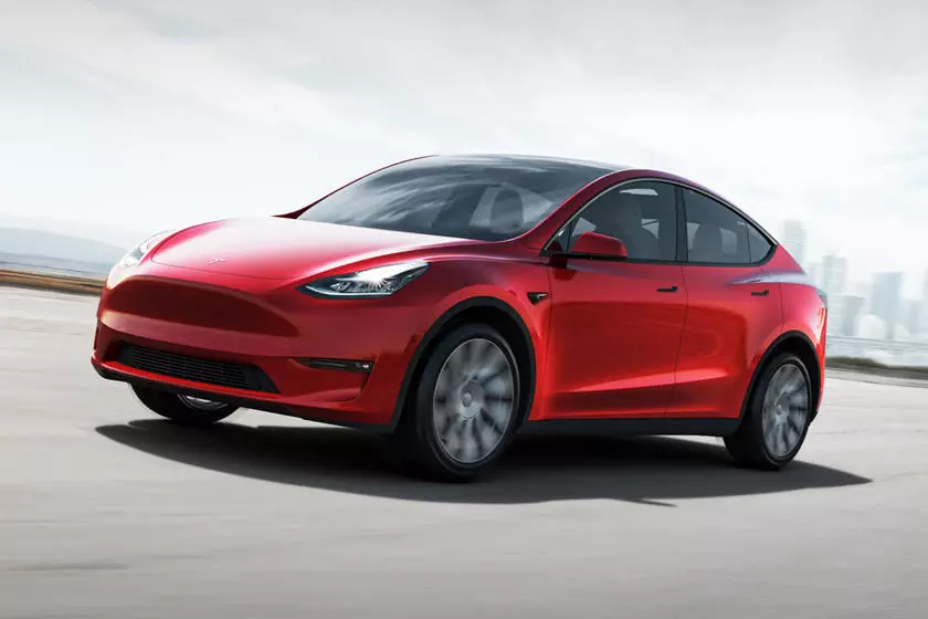 Vista frontal do Tesla Model Y 2020-2021