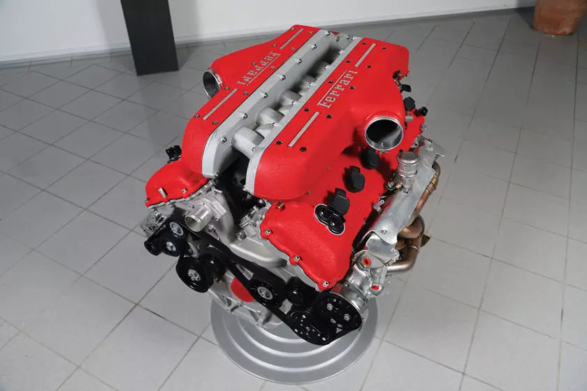 Urip Ngimpi Ganti Mesin Kanthi Ferrari V12 Iki 18098_2