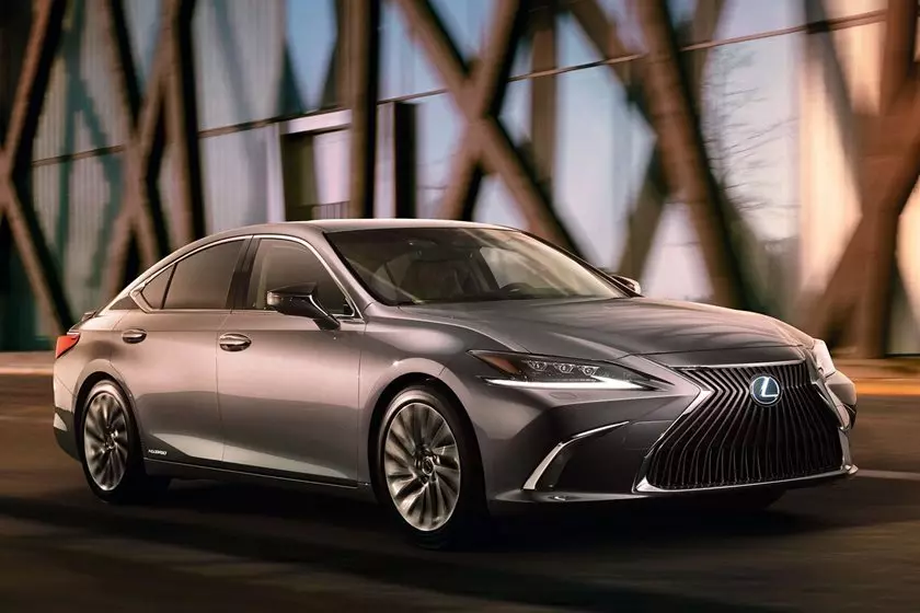 Nýr Lexus ES lítur mjög út eins og LS 18119_1