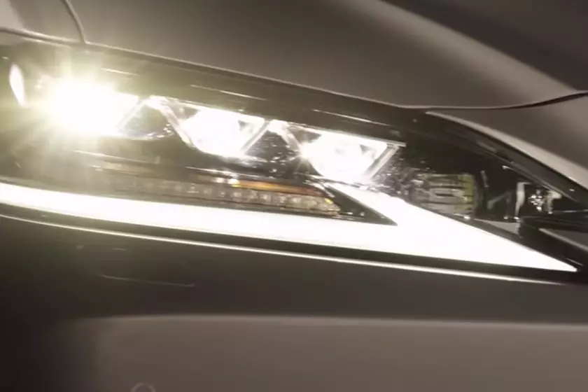 Абсолютно новий Lexus ES дуже схожий на LS 18119_2