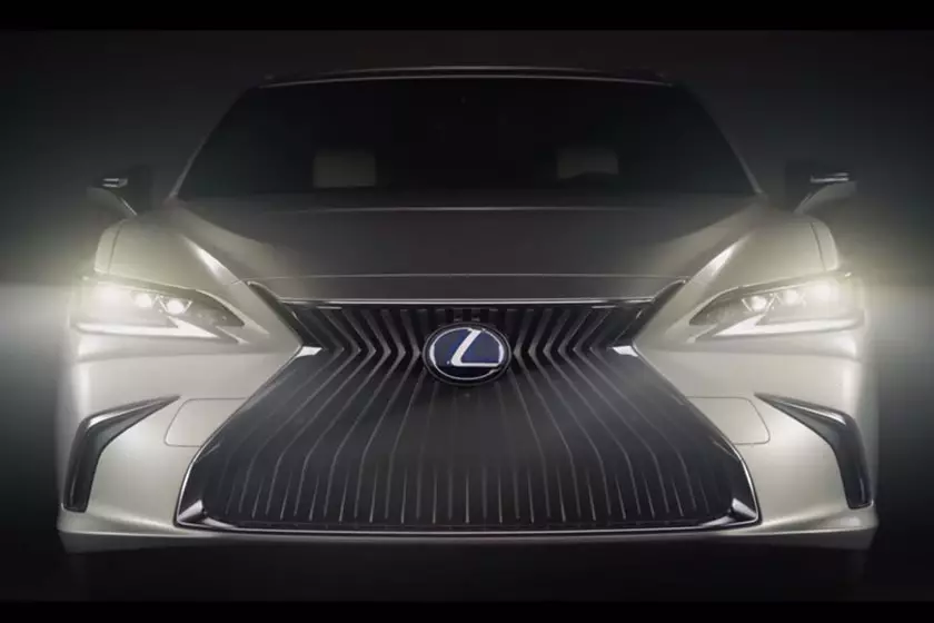 Тамоман нави Lexus ES ба LS монанд аст 18119_5