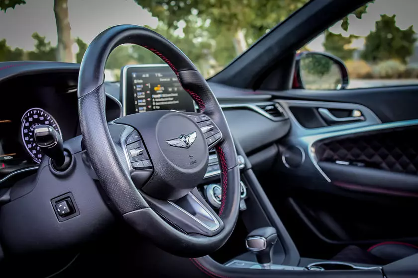 Detalhes do volante Genesis G70 2019 - 2020