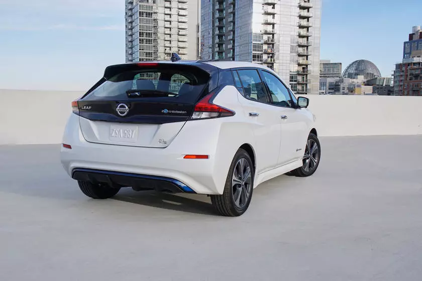 2019 Nissan Leaf E+ onthuld met aanzienlijk groter bereik 18156_2