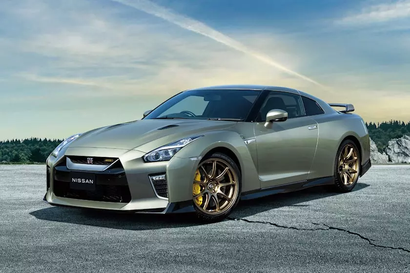 Aspecto frontal Nissan GT-R T-Spec 2021