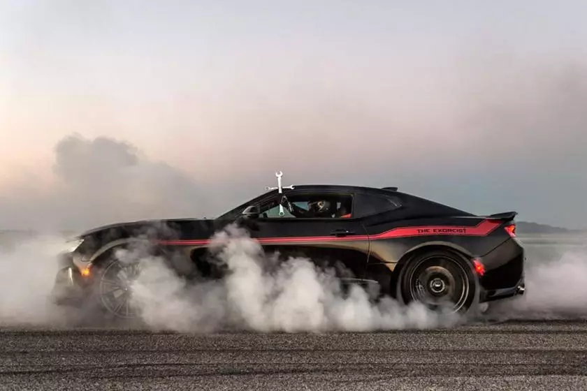 Sledujte, ako Hennessey 1 000 HP Camaro Exorcist rozpúta sväté peklo 18293_7