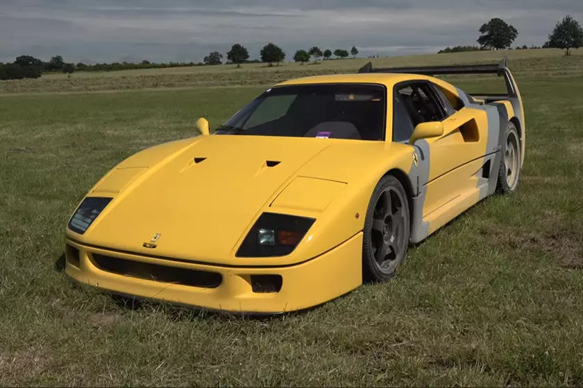 Ku-qaadista Ferrari F40 ee wasakhda waxay u egtahay qarax 18386_5