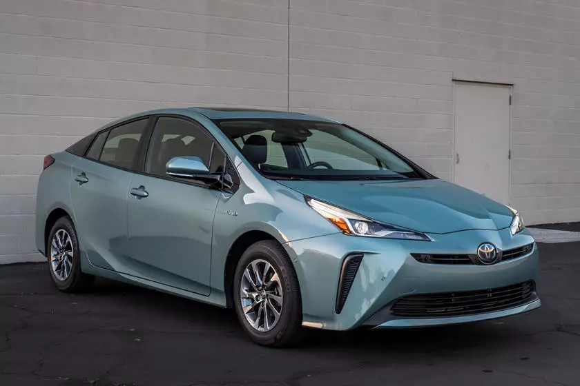 2019-2021 มุมมองด้านหน้าของ Toyota Prius