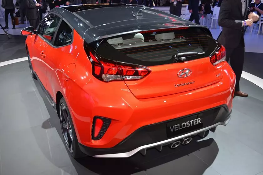 2019 Hyundai Velosterning birinchi ko'rinishi: uchta eshik va barcha qiziqarli 18549_12