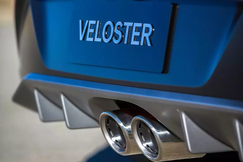 2019 Hyundai Veloster පළමු පෙනුම සමාලෝචනය: දොරවල් තුනක් සහ සියලු විනෝදය 18549_13