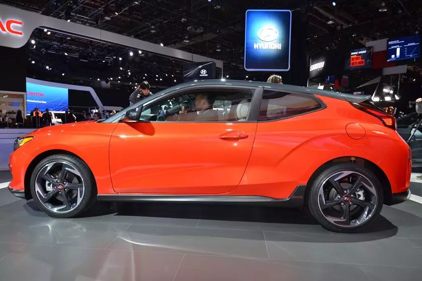 2019 Hyundai Velosterning birinchi ko'rinishi: uchta eshik va barcha qiziqarli 18549_6