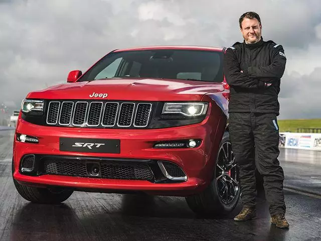 Jeep Grand Cherokee SRT сүйреу жолағында ыстық штанга Хемиден бір нүктені жасайды 1860_2