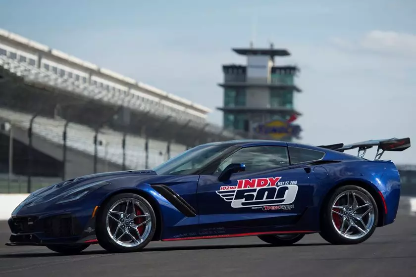 ယခုနှစ် Indy 500 Pace ကားသည် 2019 Chevrolet Corvette ZR1 ဖြစ်လာမည် 18619_2