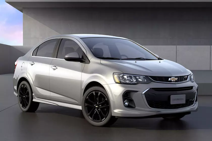 Chevrolet Sonic limuzina 2017-2020 Pogled prednji kut