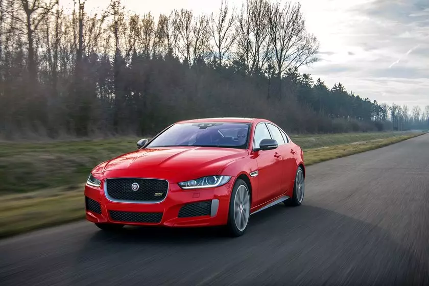 विशेष संस्करण Jaguar XE Sport 300 ले अद्वितीय ल्याप रेकर्ड सेट गर्दछ 18689_6