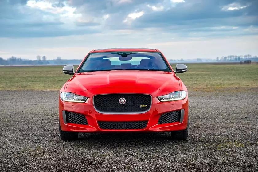 विशेष संस्करण Jaguar XE Sport 300 ले अद्वितीय ल्याप रेकर्ड सेट गर्दछ 18689_7