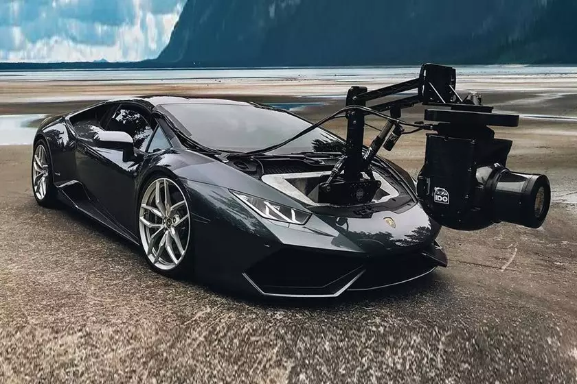 Questa Lamborghini Huracan personalizzata è l'auto con fotocamera più veloce del mondo 18711_2