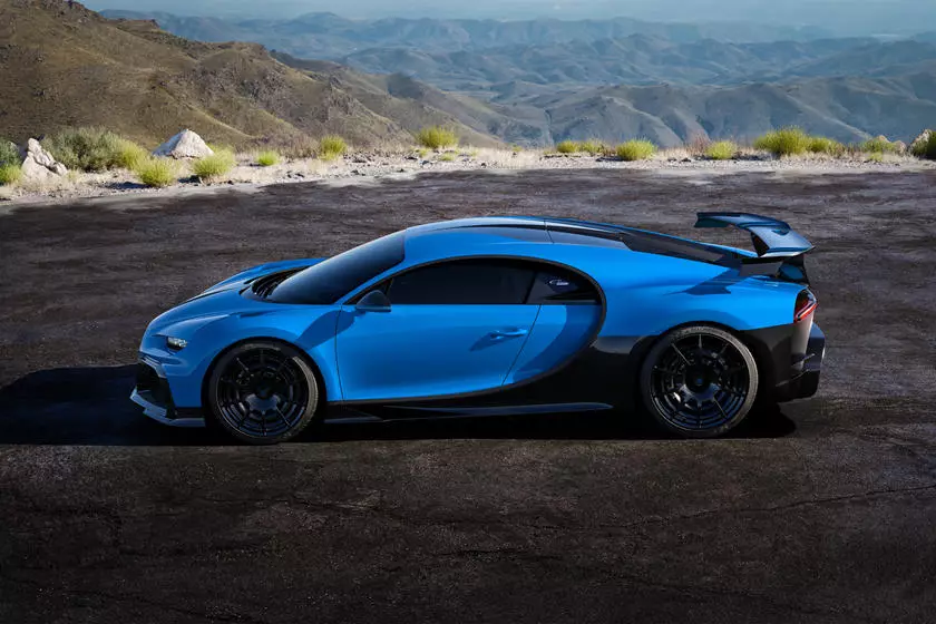 “Bugatti Chiron Pur Sport” -a salam aýdyň: 3,55 million dollarlyk ýarag 18739_10