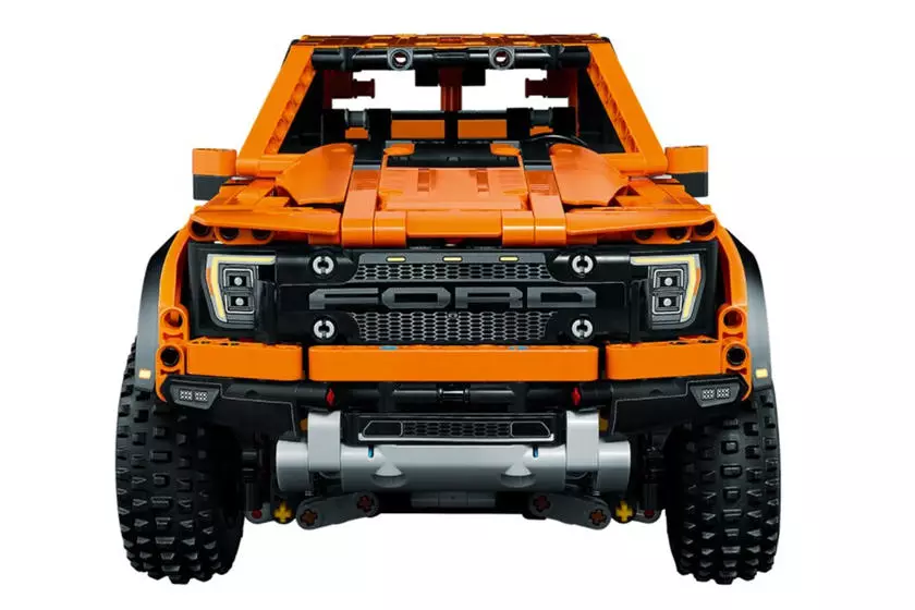 Lego Ford F-150 Raptor set je vrlo detaljan 18745_3