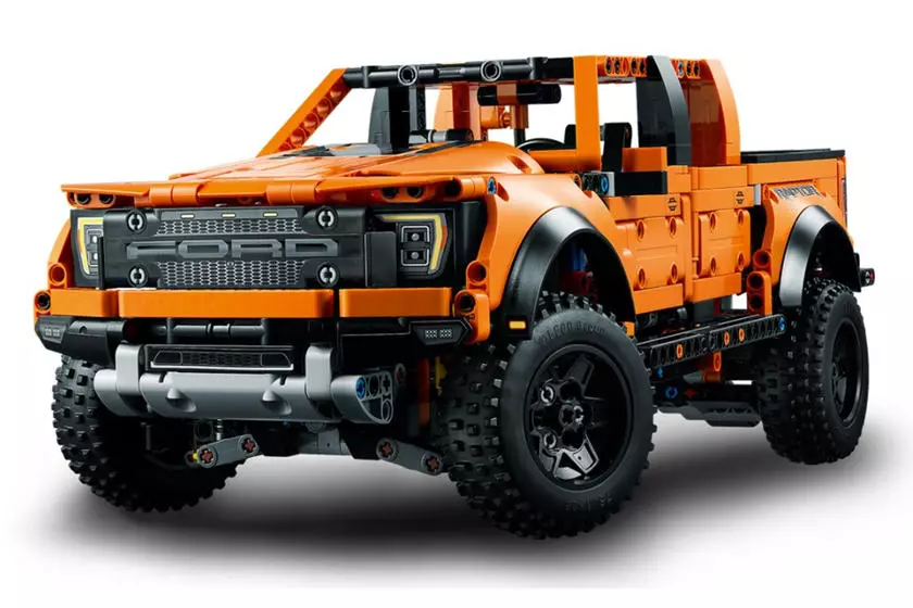 Legos Ford F-150 Raptor Set ist sehr detailliert 18745_7