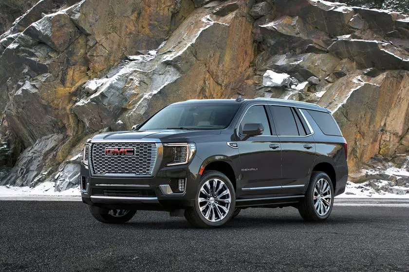 2021 GMC Yukon Vista de Ângulo Frontal