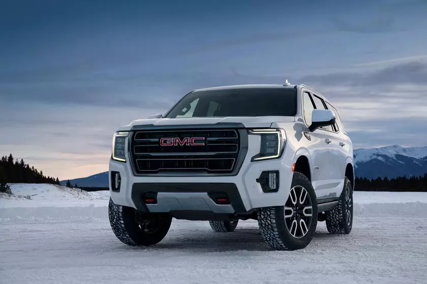 2021 GMC युकॉन फ्रंट अँगल व्ह्यू