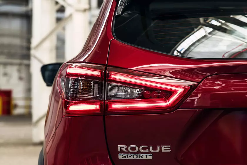 Lanternas traseiras 2020 Nissan Rogue Sport