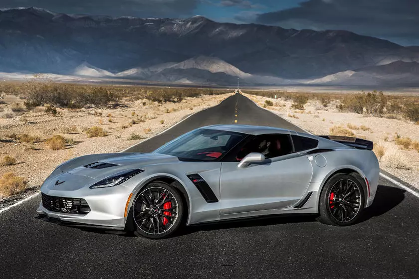 Vista frontal d'angle del Chevrolet Corvette Stingray Coupe 2014-2019