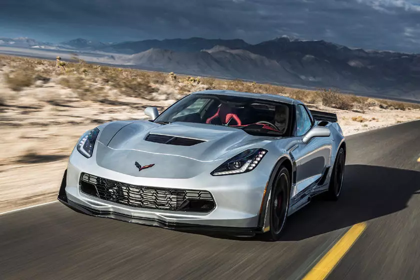 Chevrolet Corvette Stingray Coupe 2014-2019 Vista frontal de conducción