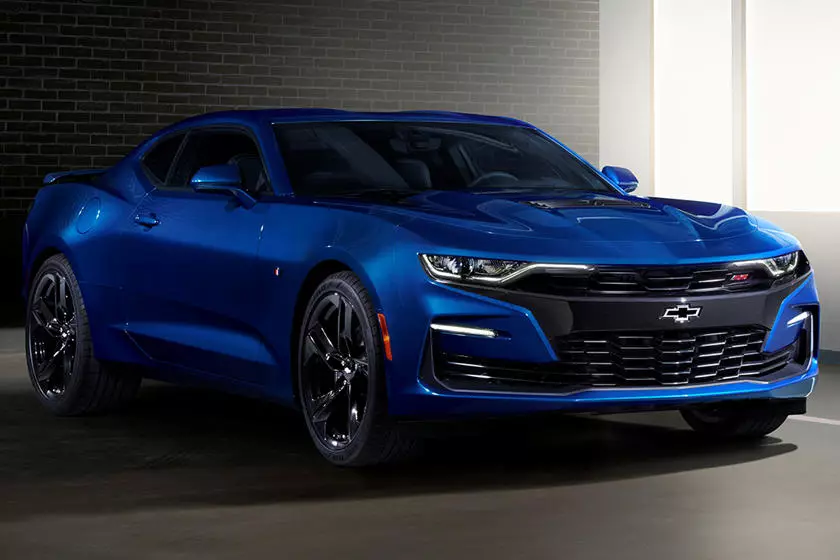 2019-2020 Chevrolet Camaro Coupe Front Angle View