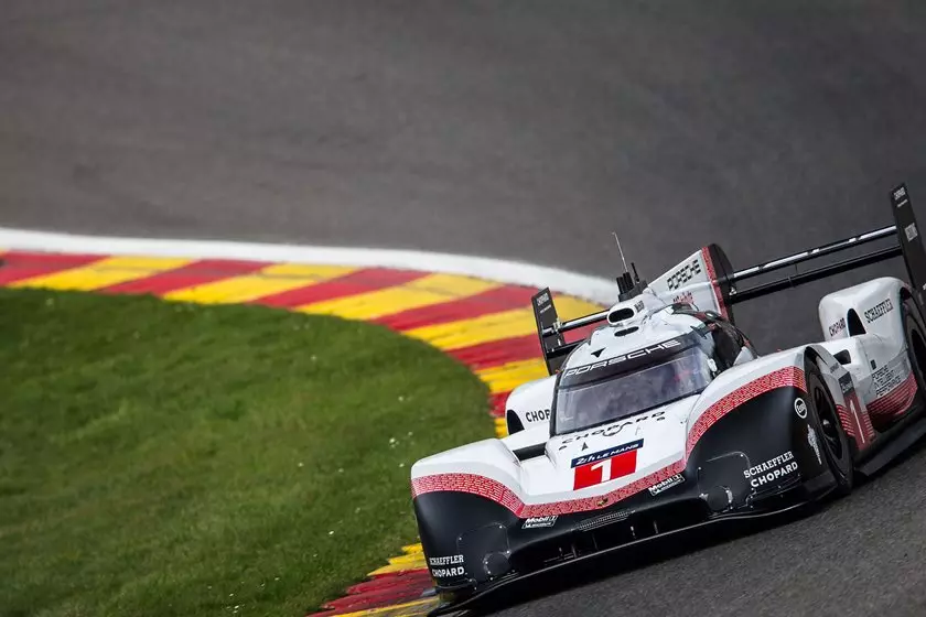 Porsche 919 Evo nwere ike ịbụ ụgbọ ala kachasị ọsọ na gburugburu 'mgbanaka? 18883_1