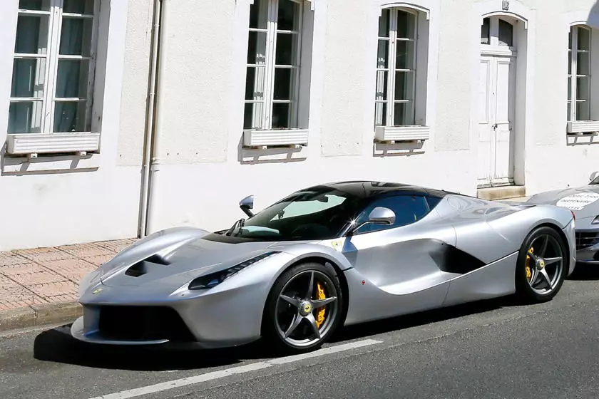 Эмне үчүн бул LaFerrari кыймылдаткычы ЭКИ 812 Superfasts кымбат турат? 18936_10