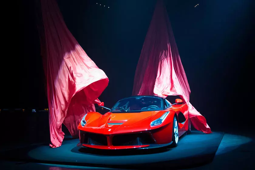 Эмне үчүн бул LaFerrari кыймылдаткычы ЭКИ 812 Superfasts кымбат турат? 18936_7