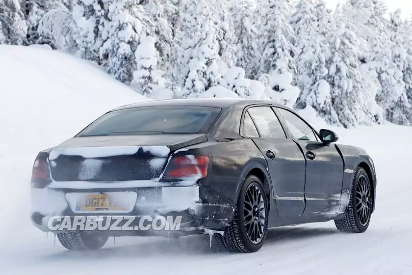 Nové Bentley Flying Spur představuje pro naše špionážní kamery 18943_11