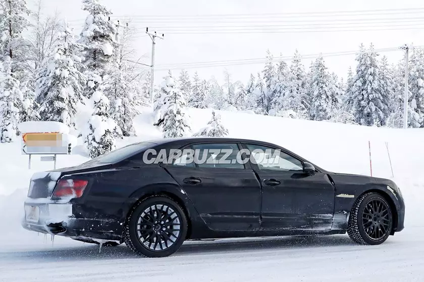 Nové Bentley Flying Spur představuje pro naše špionážní kamery 18943_9