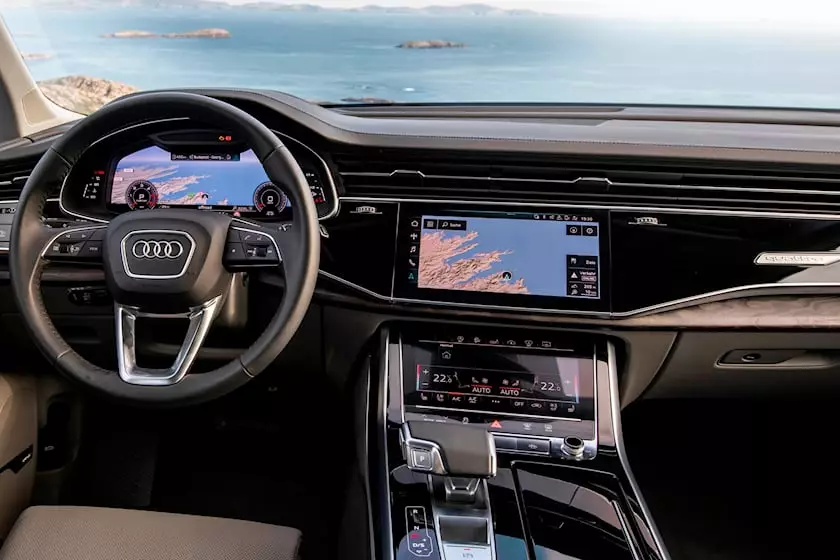 2020-2022 Khu vực người lái Audi Q7