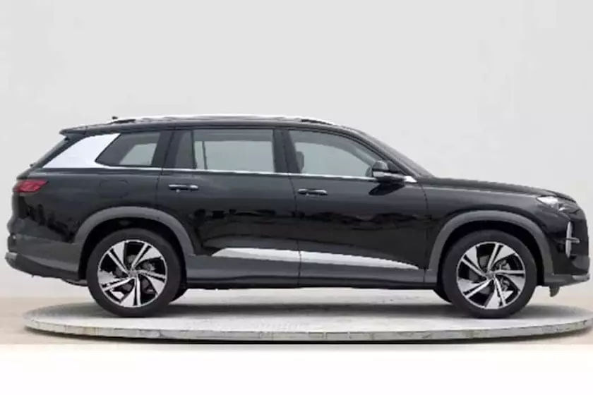 Audi نے اپنی اب تک کی سب سے بڑی SUV کا انکشاف کیا ہے۔ 18945_3