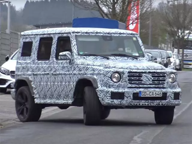 Mercedes-Benz ამზადებს სრულიად ახალ G-Wagon-ს პირველი ხელახალი დიზაინისთვის 1896_1