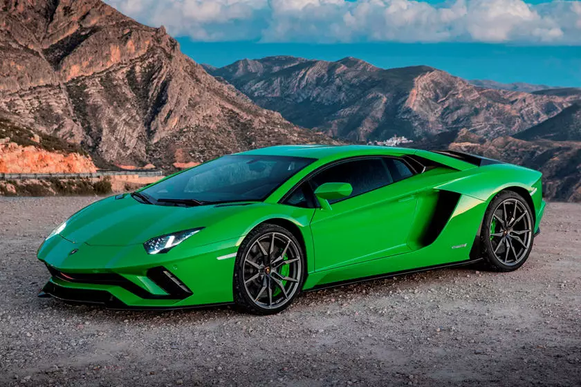 2017-2020 Lamborghini Aventador S Coupé Vue d'angle avant