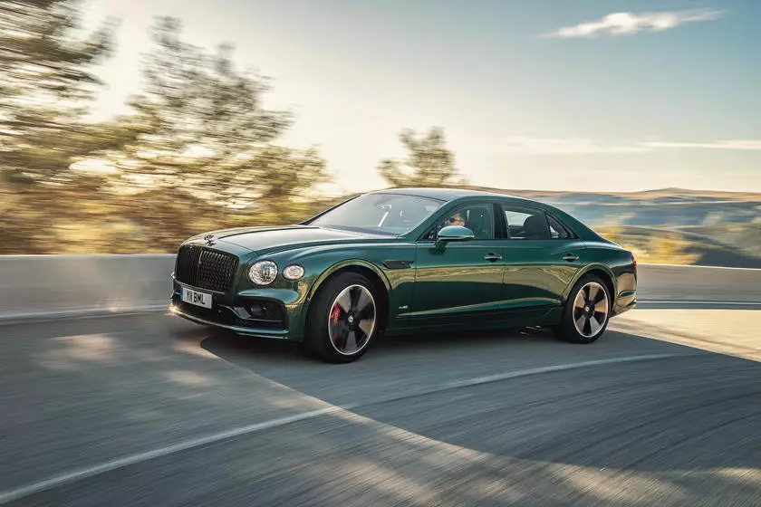 2020-2021 Bentley Flying Spur Front View Driving