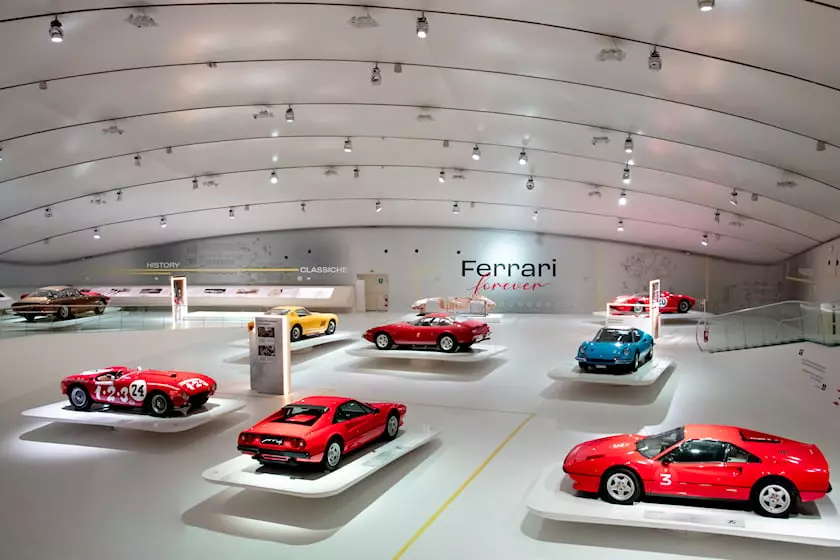 Ferrari ၏ ၇၅ နှစ်မြောက် နှစ်ပတ်လည်နေ့ကို အံ့သြဖွယ် ပြပွဲဖြင့် ဂုဏ်ပြုသည်။ 19140_3