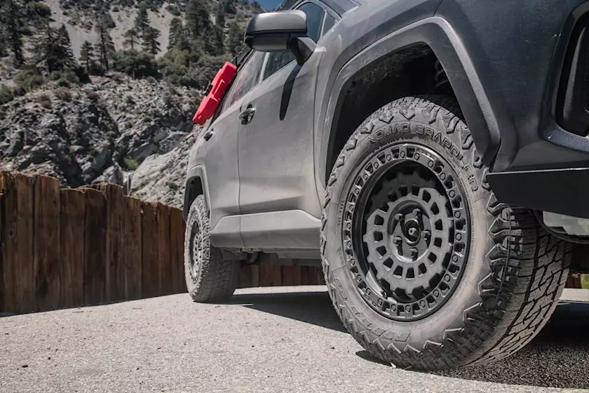 Nitto stellt neuen All-Terrain-Reifen für kompakte SUVs vor 19229_1