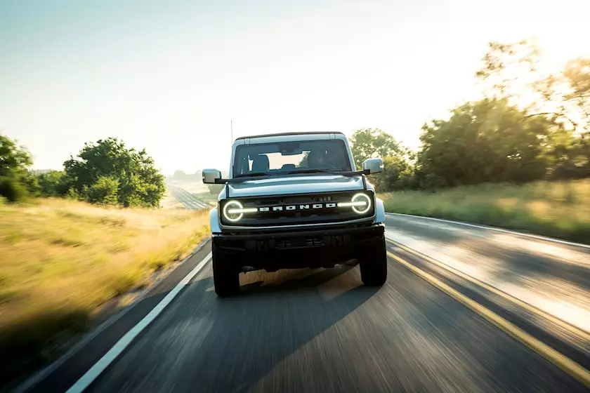 2021-2022 “Ford Bronco” -yň öň tarapy sürmek