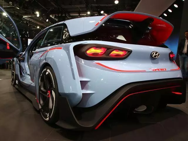 IHyundai i30 N sele iphantse ilungele ukukhululwa 1925_1