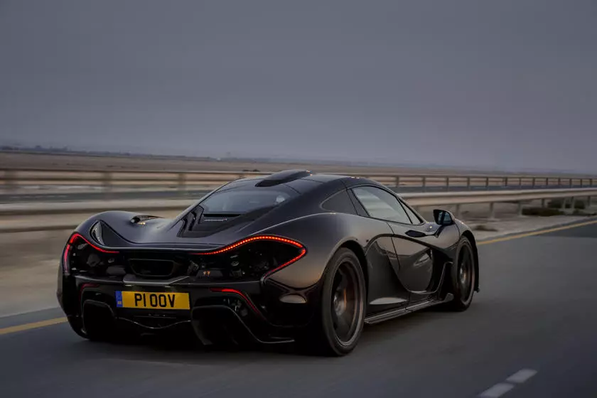 2015 McLaren P1 Rear View မောင်းနှင်ခြင်း။