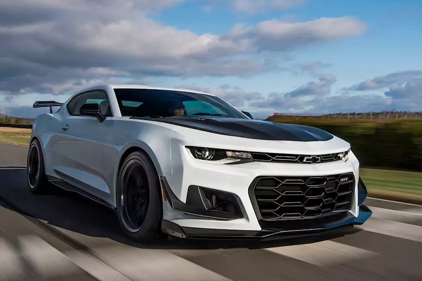 2019-2022 Chevrolet Camaro ZL1 Coupe Side Angle Tsav