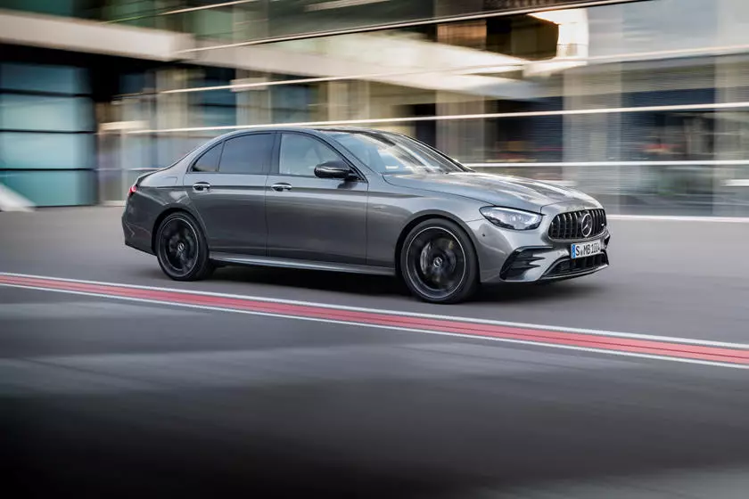 2021 Mercedes-AMG E53 Waxay la timid Habayn La Wanaajiyey iyo Farsamo Cusub 19613_12